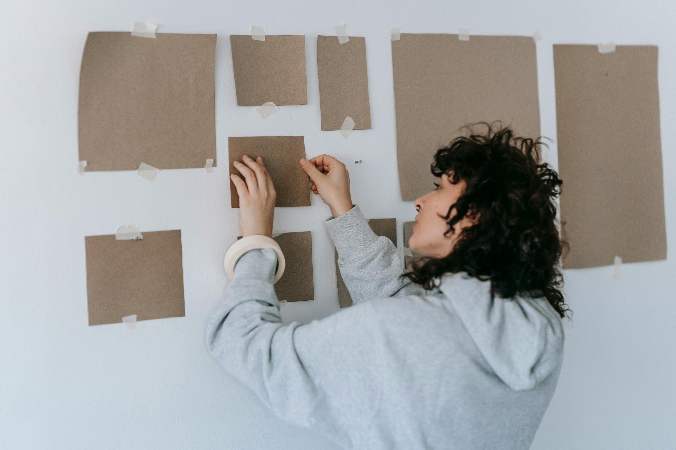 How To Remove Wall Stickers Without Damaging Paint: A Quick Guide ...
